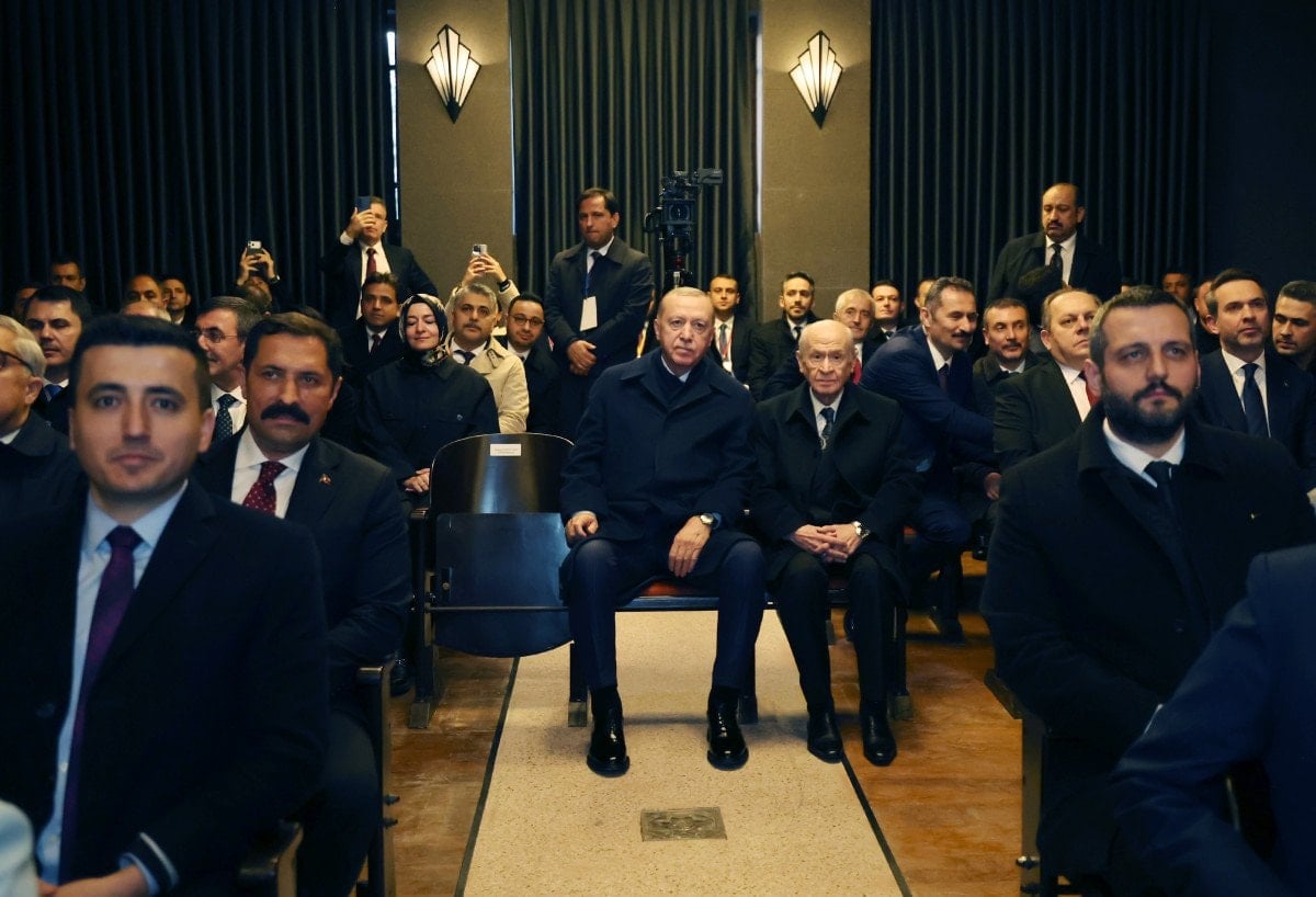 Cumhurbaşkanı Erdoğan ve Devlet Bahçeli Hatay’daki biten konutları inceledi